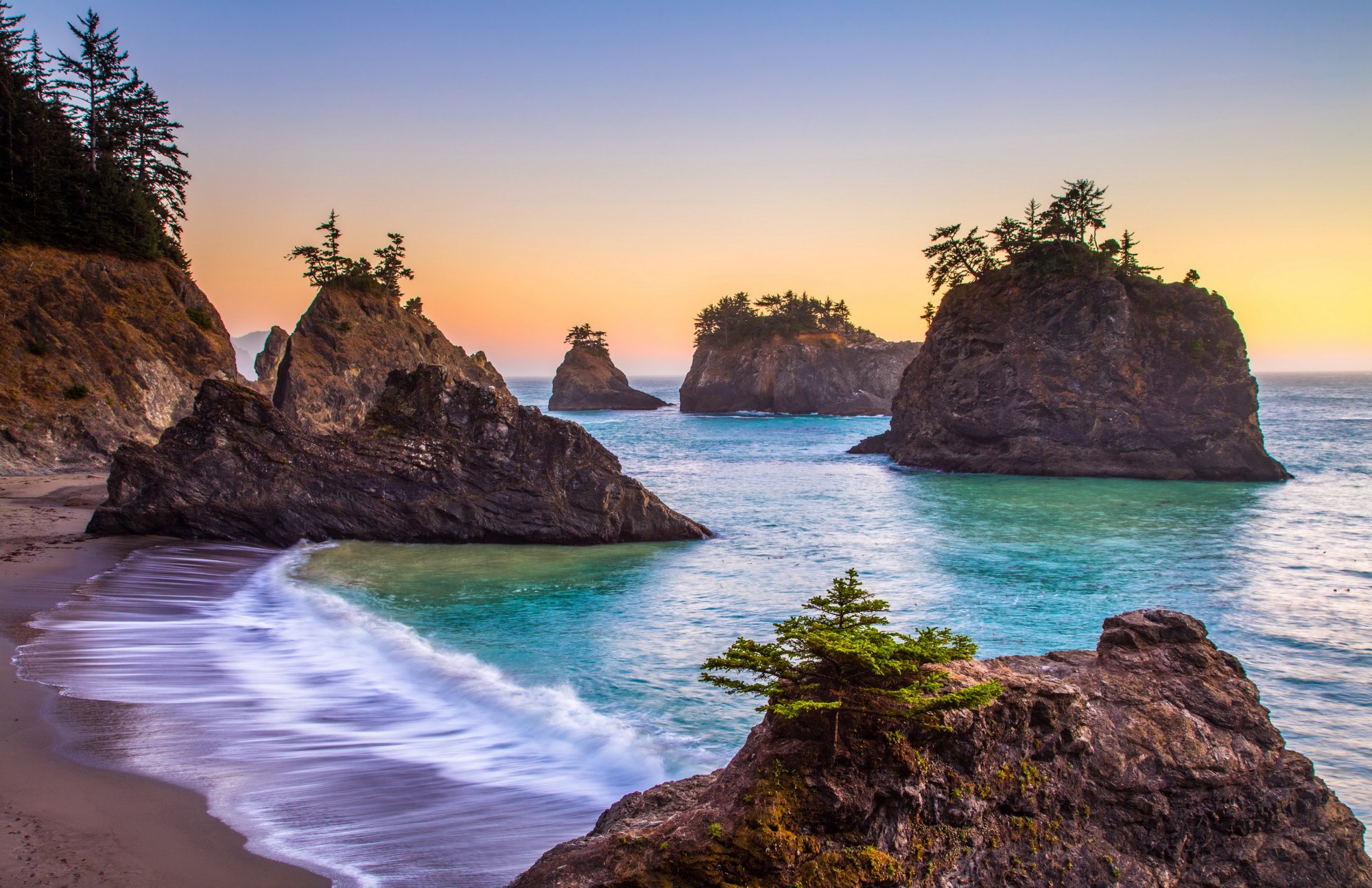 Discover the Mesmerizing Beauty of Cannon Beach: A Hidden Gem on the ...